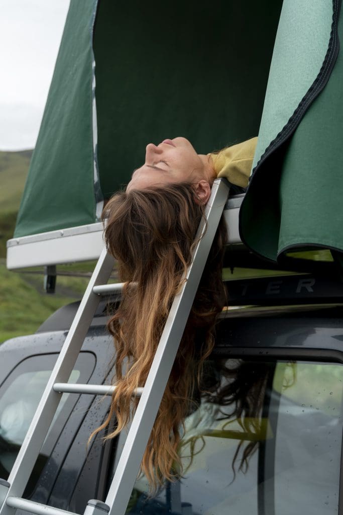 Practical tips for installing and removing retractable sleeping roofs ...